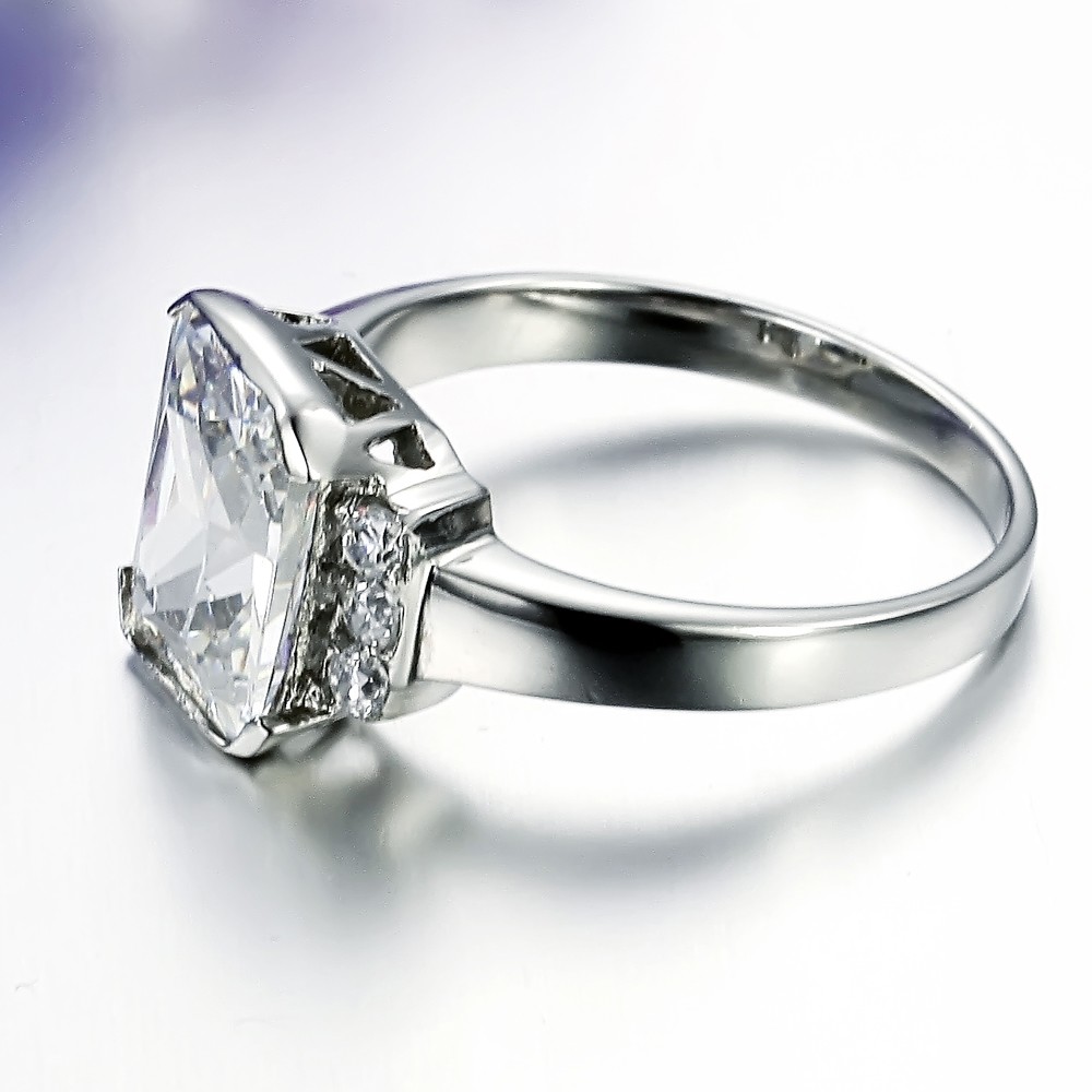 Women's Fashion Big Square Rhinestone And 6 Small Rhinestone Around ...