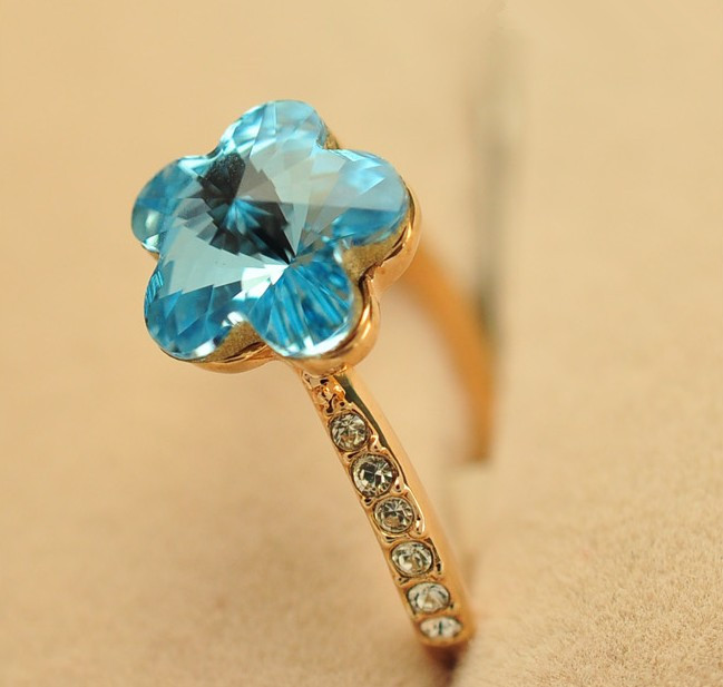 Women's Rhodium Plated Alloy Flower Shape Rhinestone Ring on Luulla